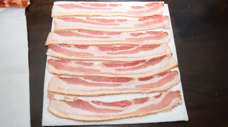 How to Cook Crispy Bacon in the Microwave | Just Microwave It