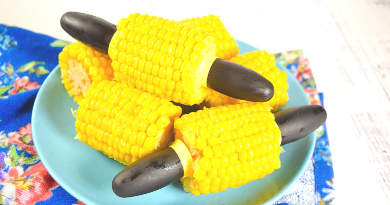 How to Cook Frozen Corn on the Cob in the Microwave | Just Microwave It