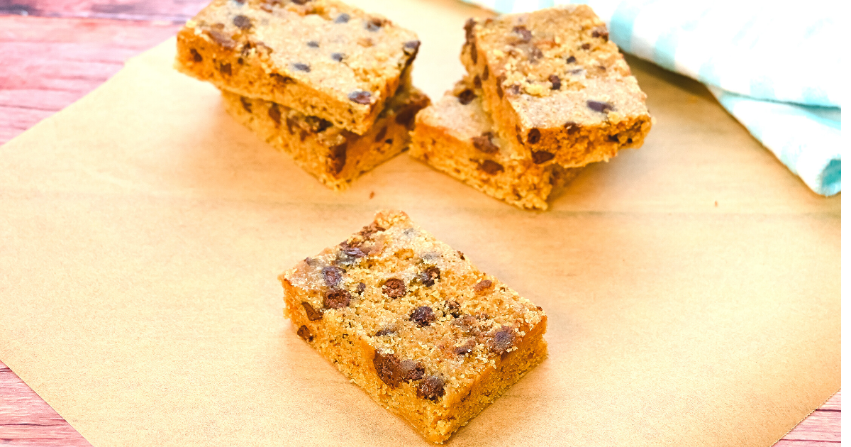 Making Microwave Chocolate Chip Cookie Bars | Just Microwave It