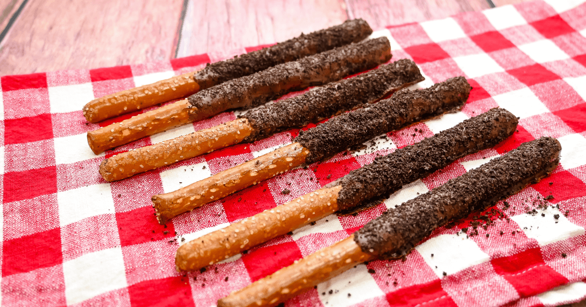 How to make Chocolate Covered Gourmet Pretzels | Just Microwave It