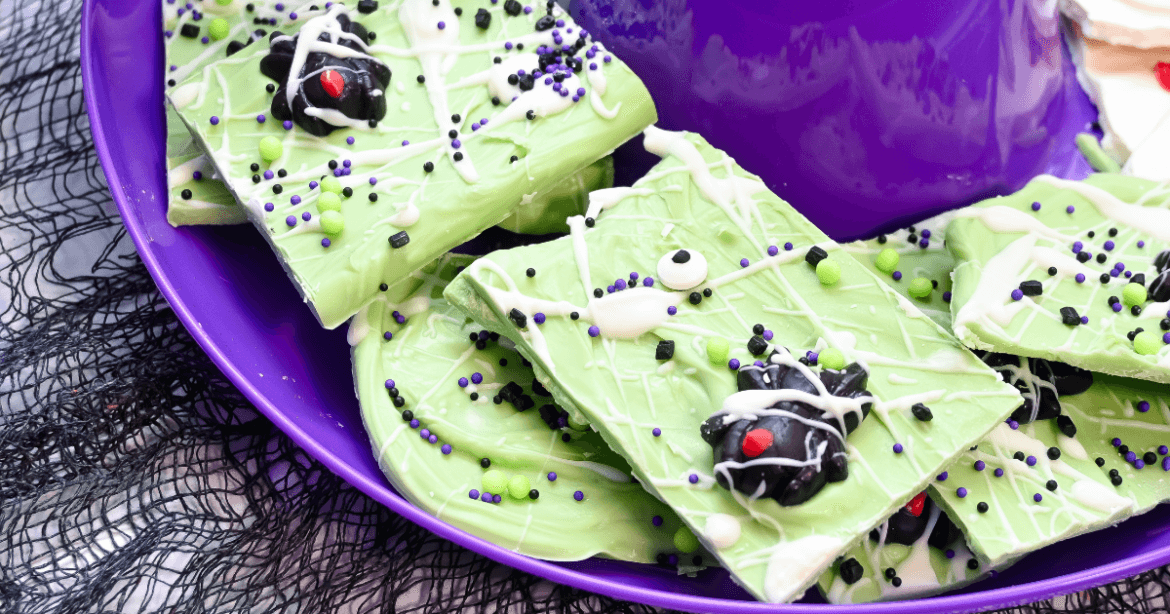 Make Halloween Spider Chocolate Bark in the Microwave | Just Microwave It